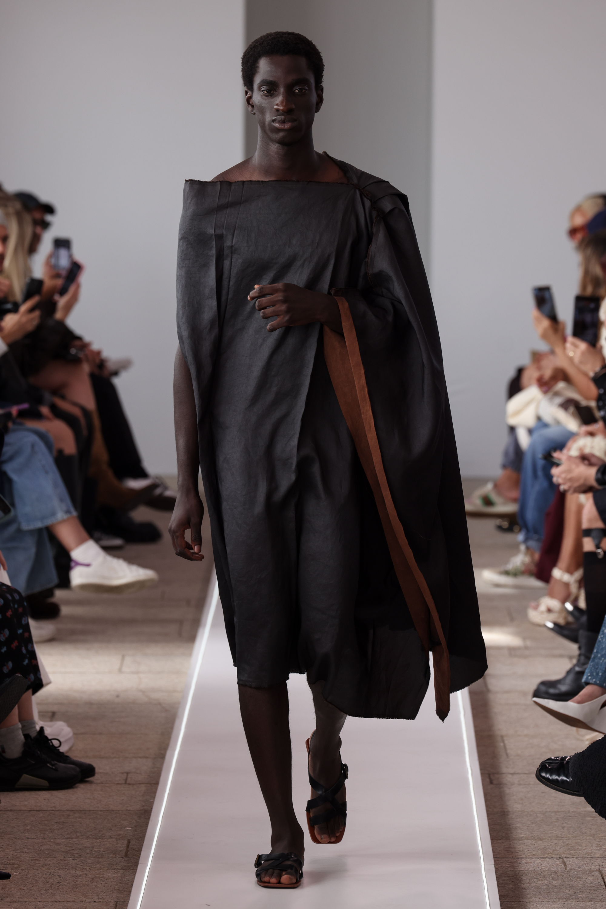 Alberto Zambelli collezione primavera-estate 2026: l’armonia degli ...